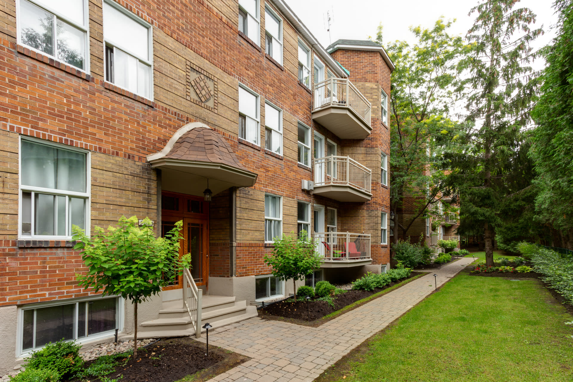 Clanranald Avenue | InterRent