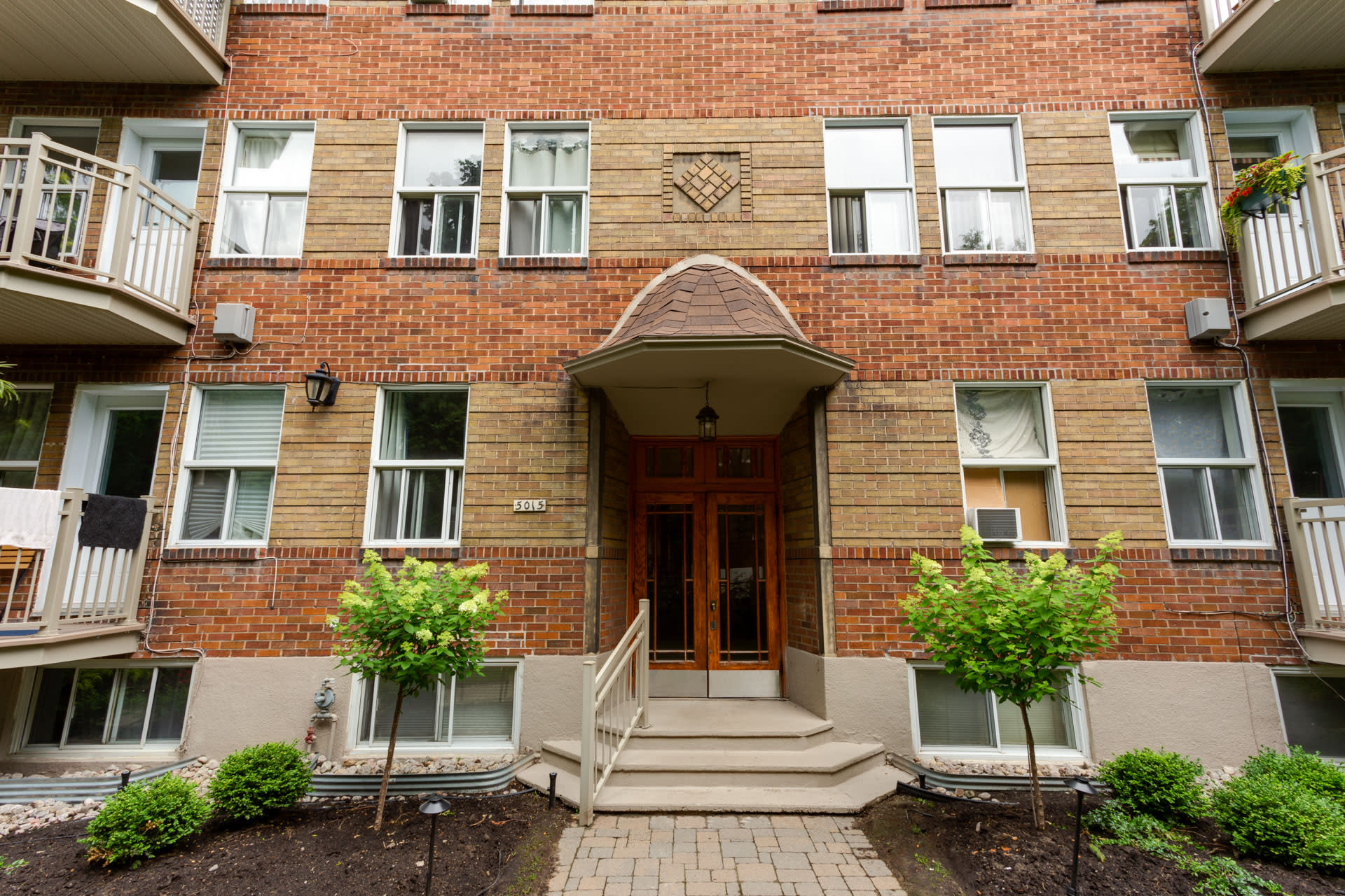 Clanranald Avenue | InterRent